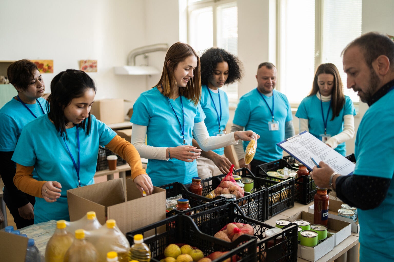 Volunteer Management 101: How to Create a Strong Strategy